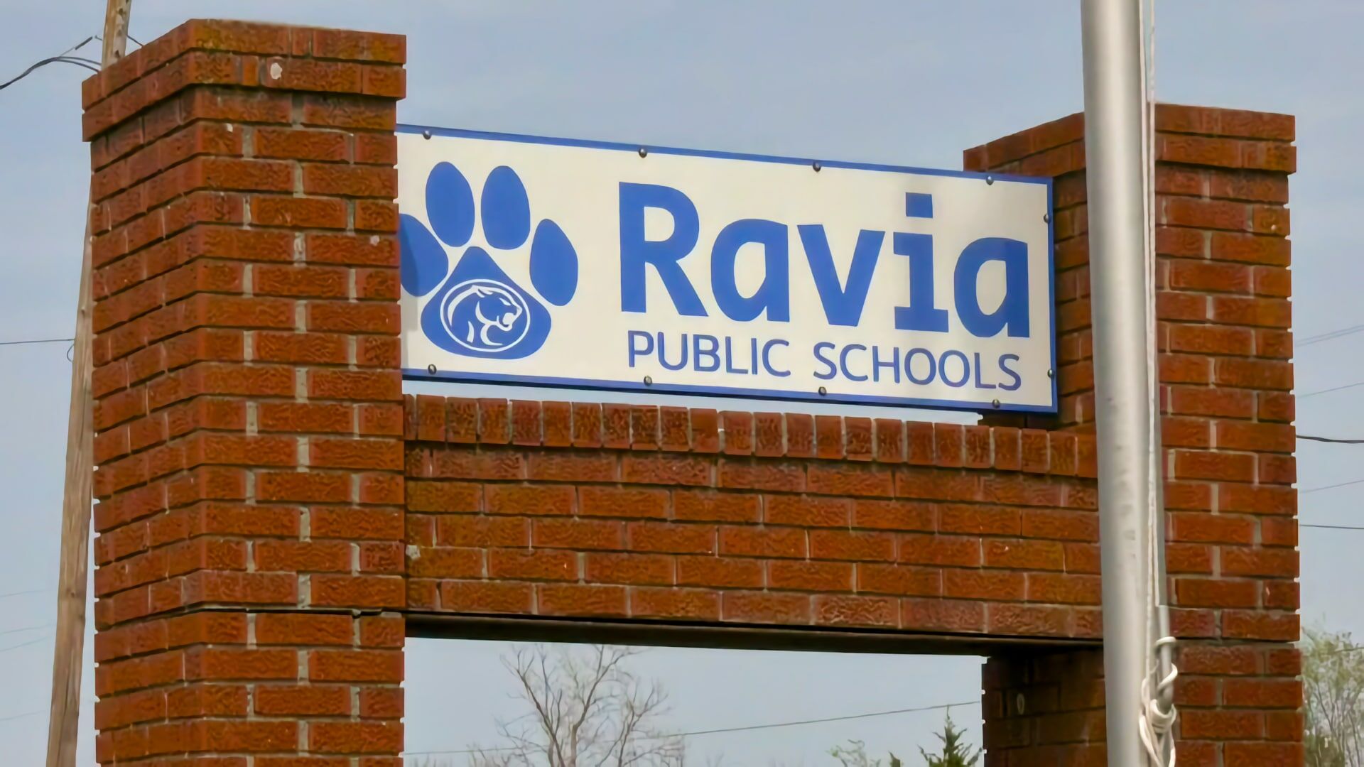 Ravia Public School on lockdown | News | kten.com