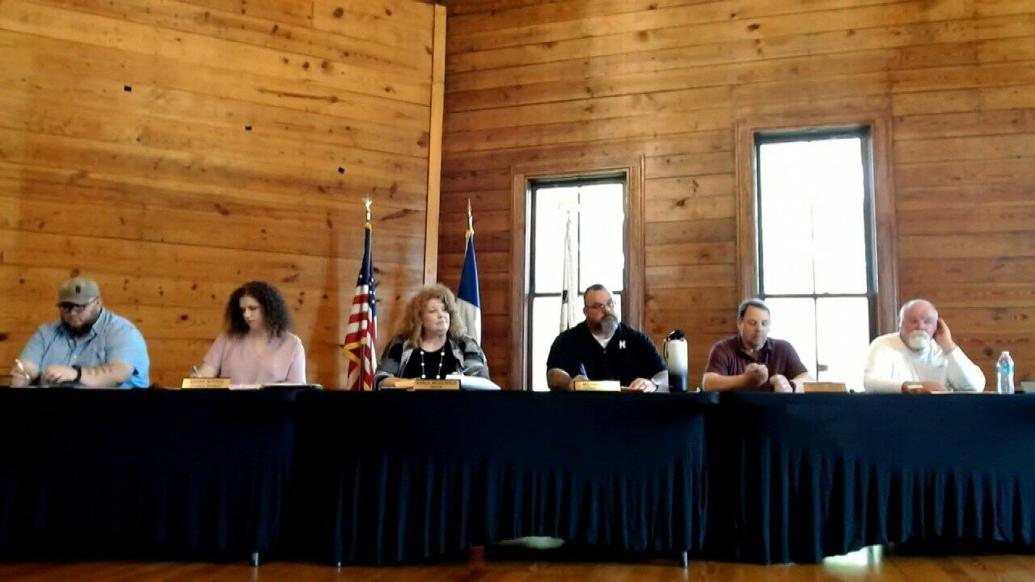 Criminal investigation into Howe mayor, council members | Politics ...