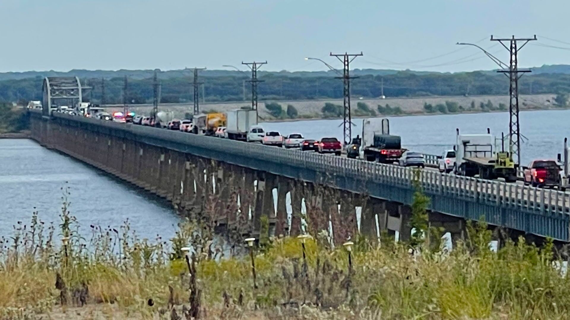 Accident snarls traffic on Roosevelt Bridge | Oklahoma Headlines | kten.com