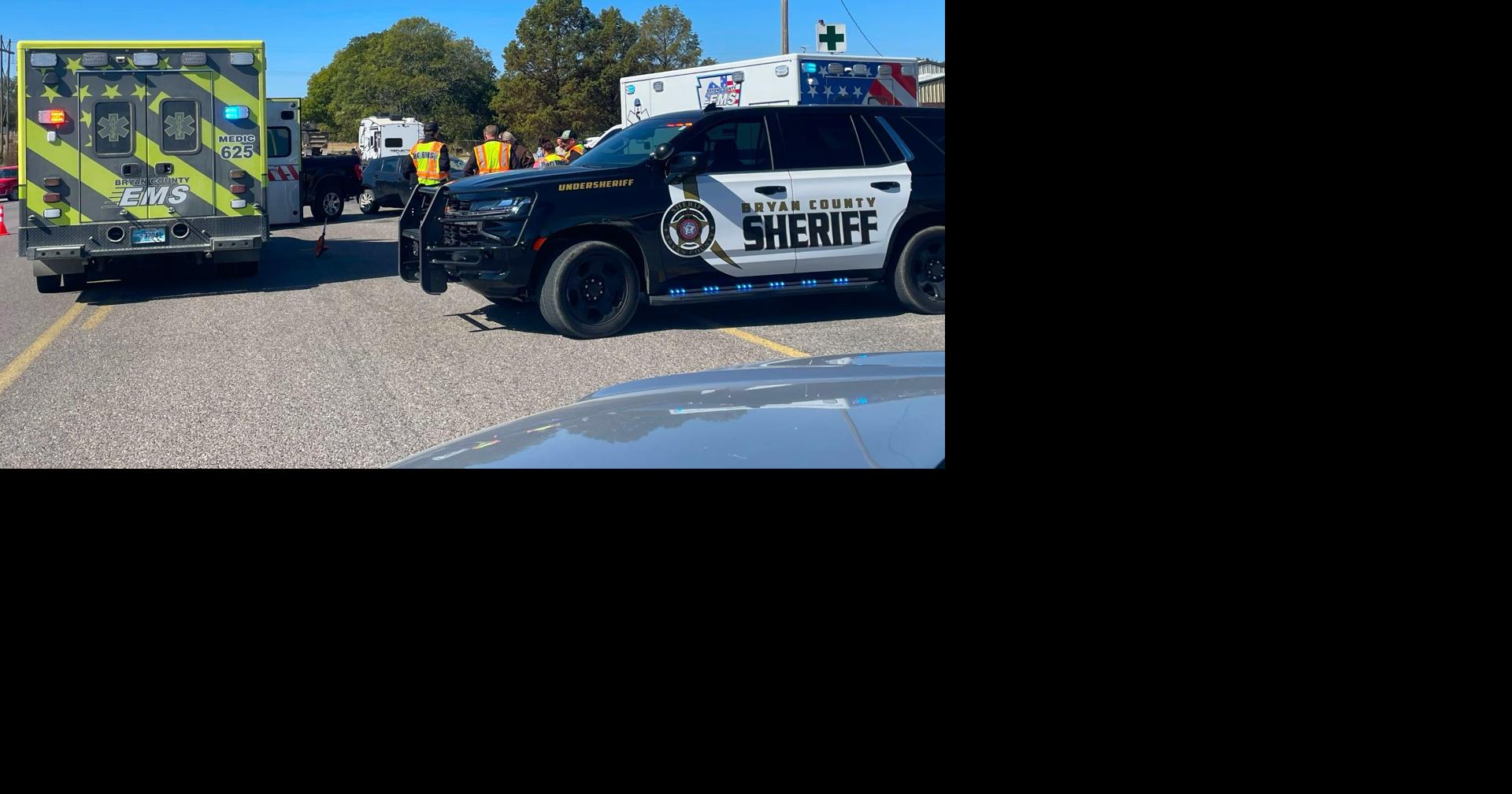 Fatal crash shuts down Bryan County highway | News | kten.com