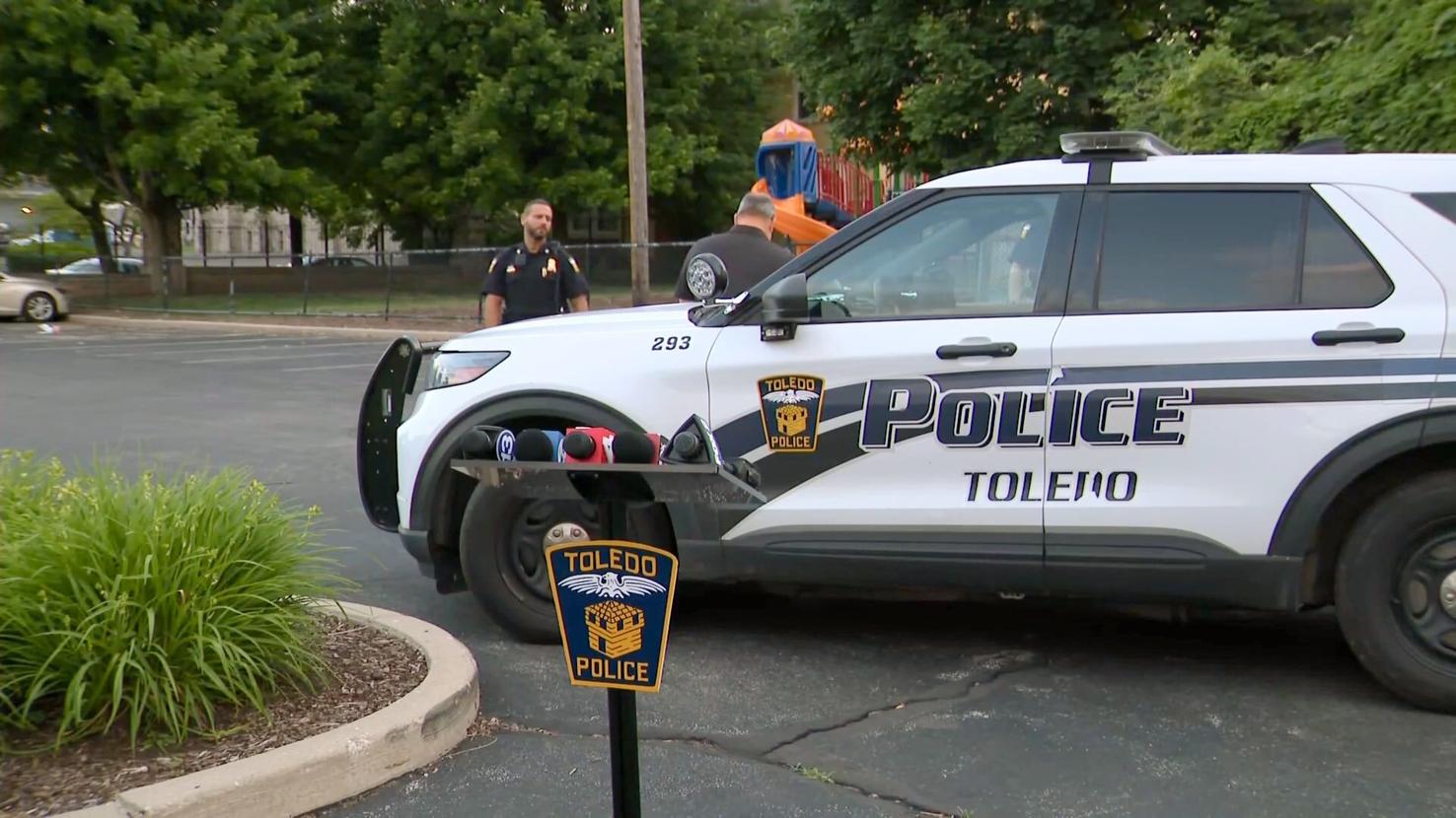 Police search for suspects in Ohio shooting that wounded 12 people near ...