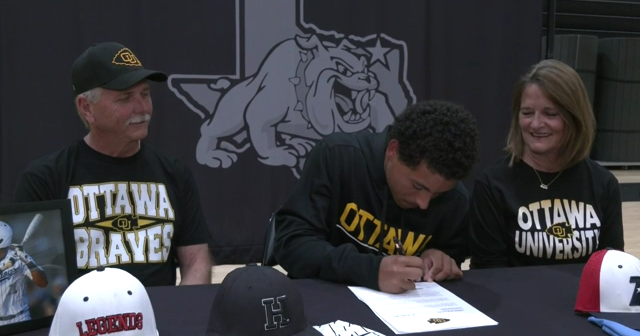 Howe Bulldog baseball standout signs with Ottawa University | Sports ...