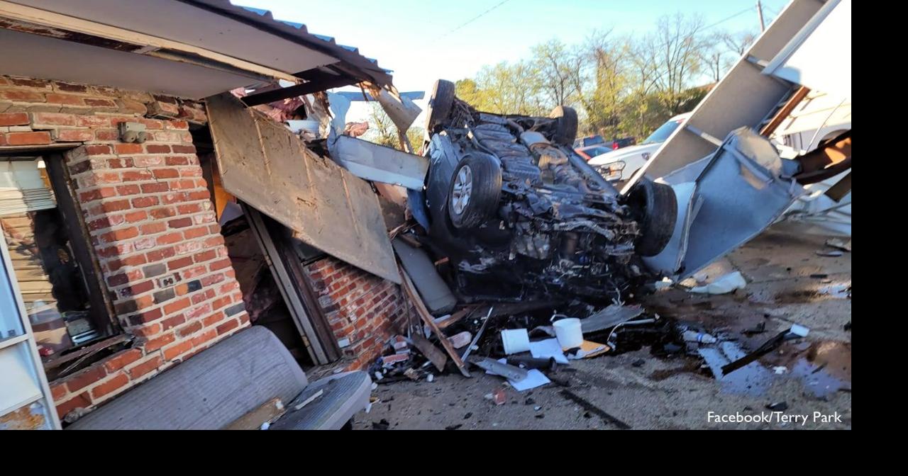 Police pursuit ends in crash at Hugo gas station | Crime | kten.com