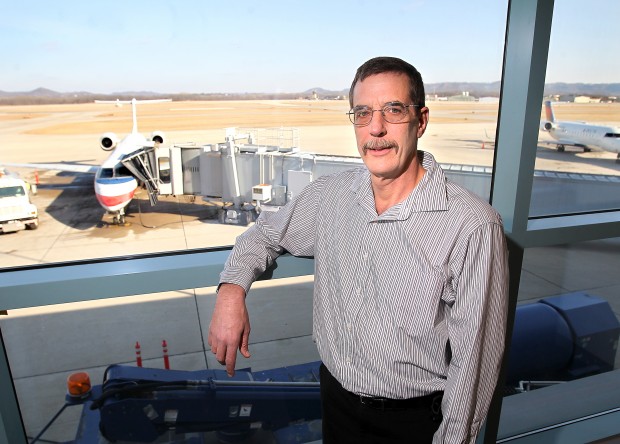 La Crosse airport manager plans to retire next month