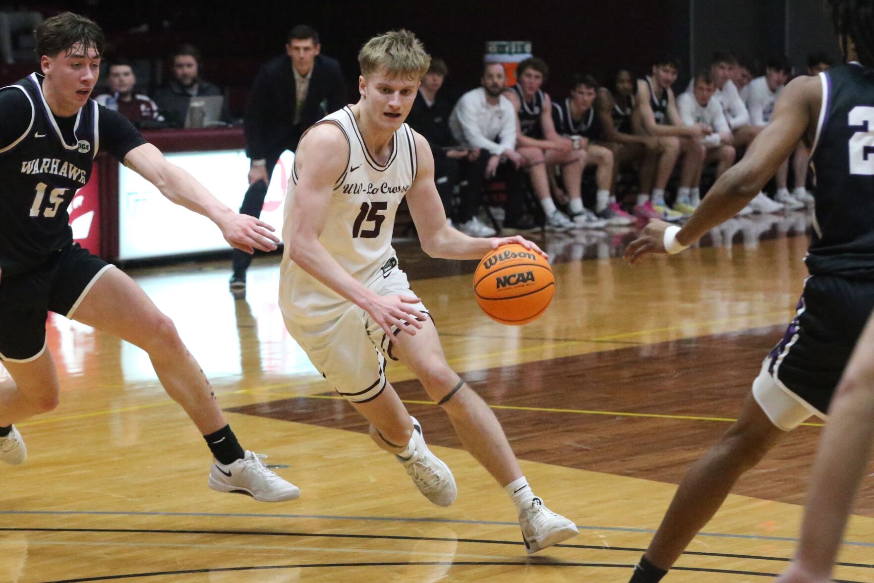 UW-La Crosse men's basketball team enters final push