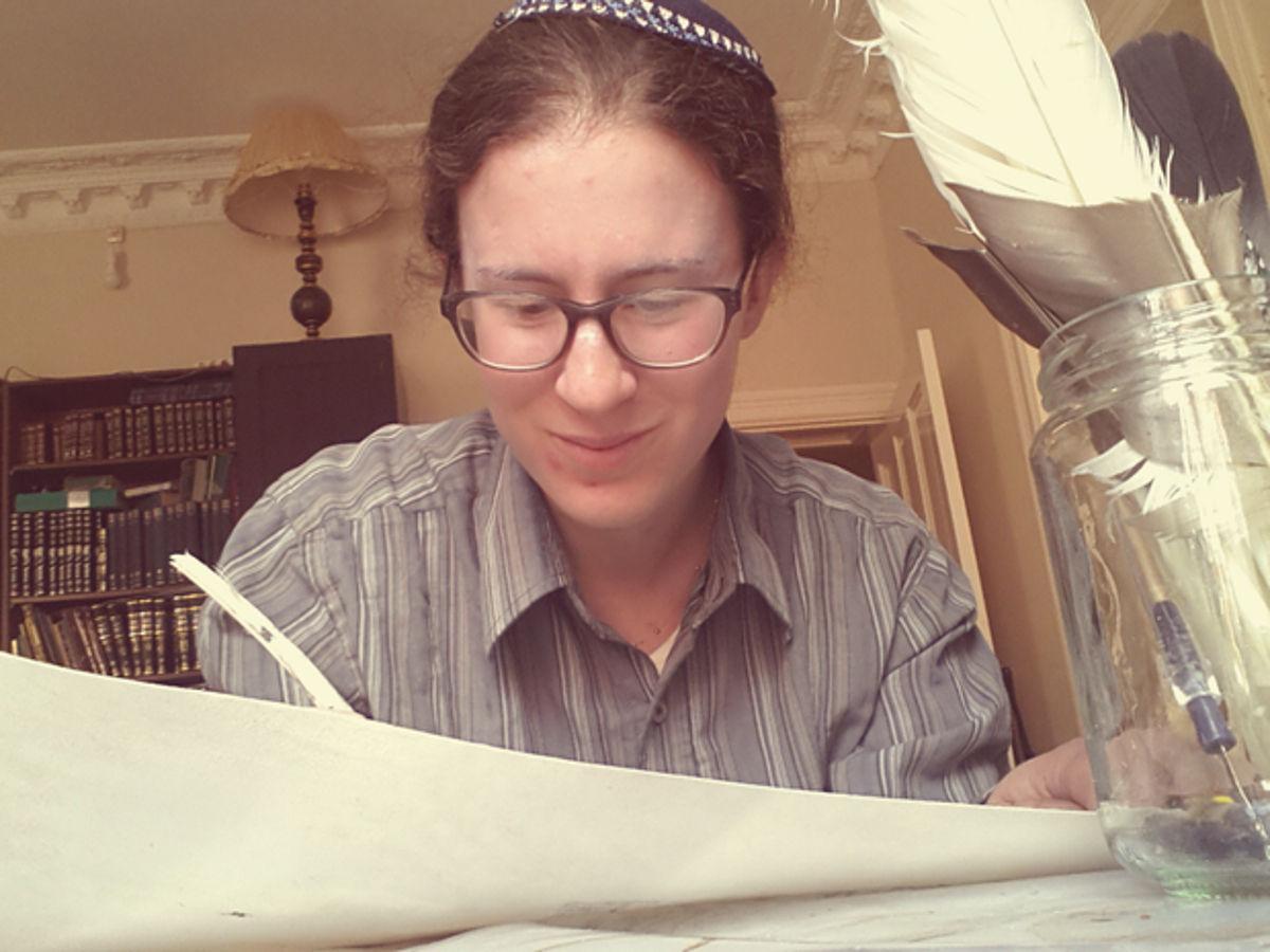 Jewish congregation to own Torah scroll written by female scribe