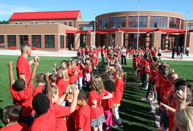 Students, staff celebrate first day at Northside Elementary