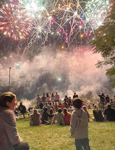 Get ready for local bands, pontoon rides, boozy brunch at The Best Dam Fest