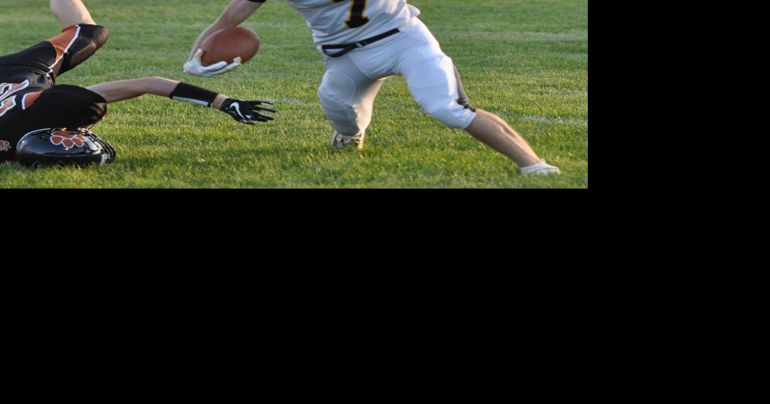 High school football: Long ball lifts Tomah football past Black River Falls