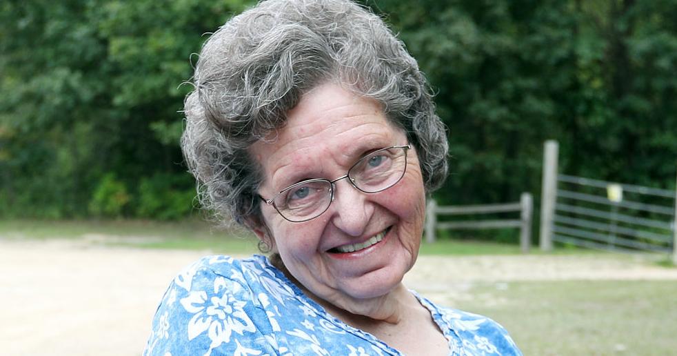 La Crosse Tribune carrier Clara Nelson retires after 29 years of ...