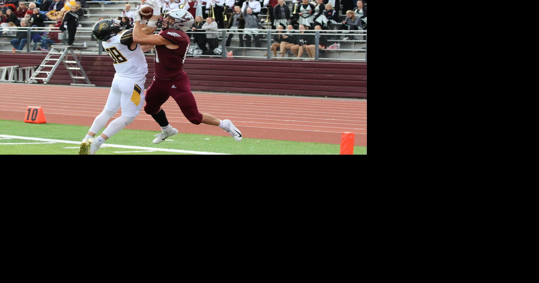 UW-La Crosse football: Evan Lewandowski stays hot as Eagles beat Oshkosh