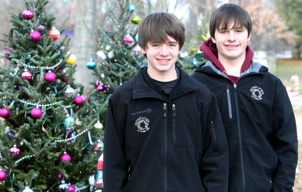Brothers volunteer at Rotary Lights