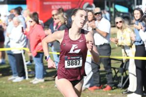 UW-La Crosse cross country honors former coach Don Fritsch