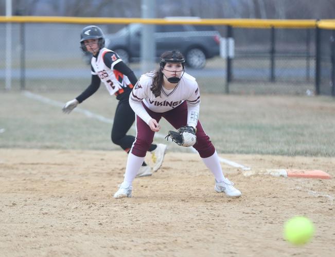 High school softball roundup: Holmen bounces back for one-sided win at ...