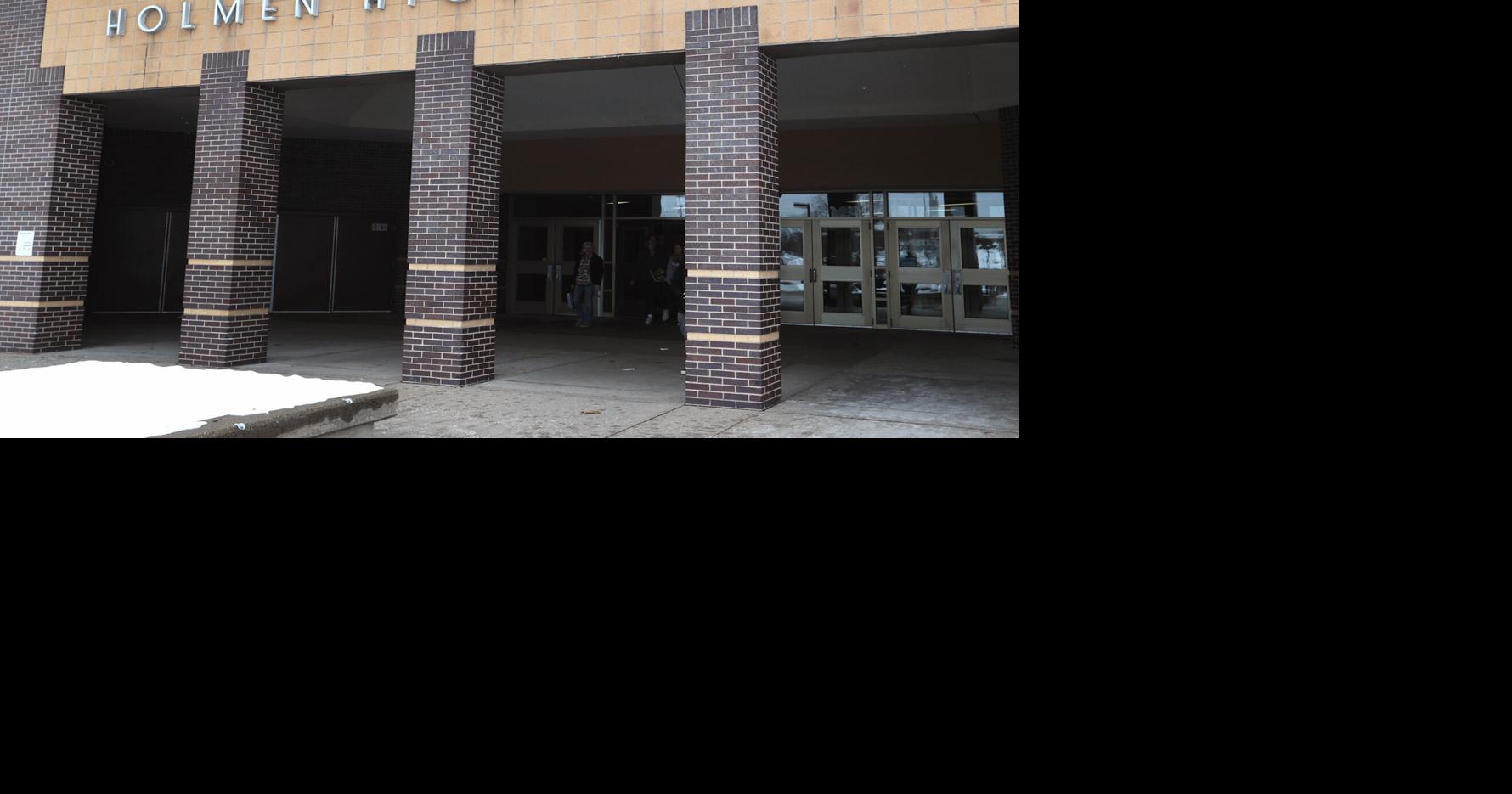 Holmen High School graduation May 27