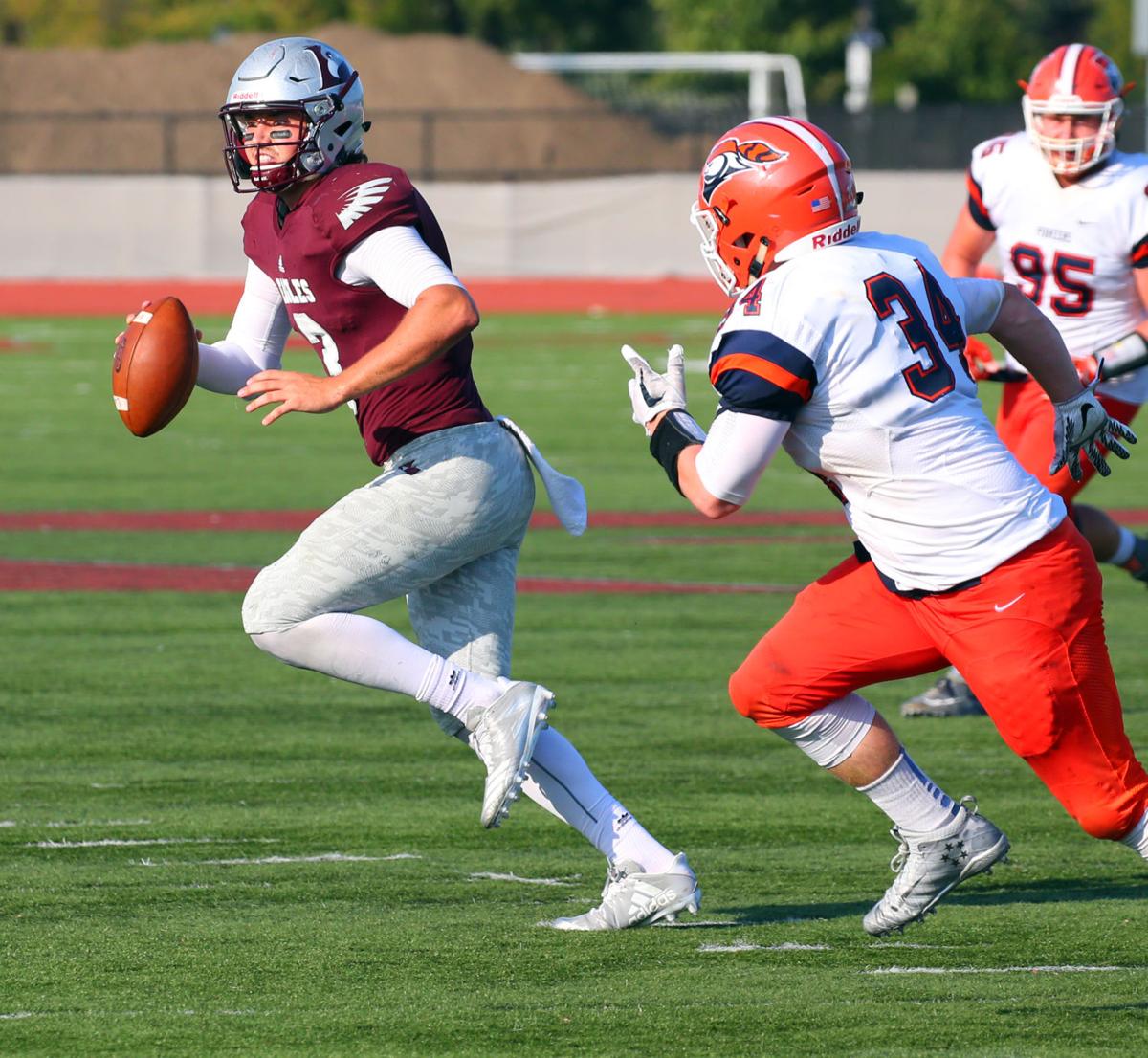 UW-La Crosse football: Eagles defense leads way in victory over Carroll