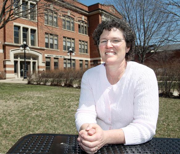 Former Big Ten coach of the year Angie Lee helps struggling students