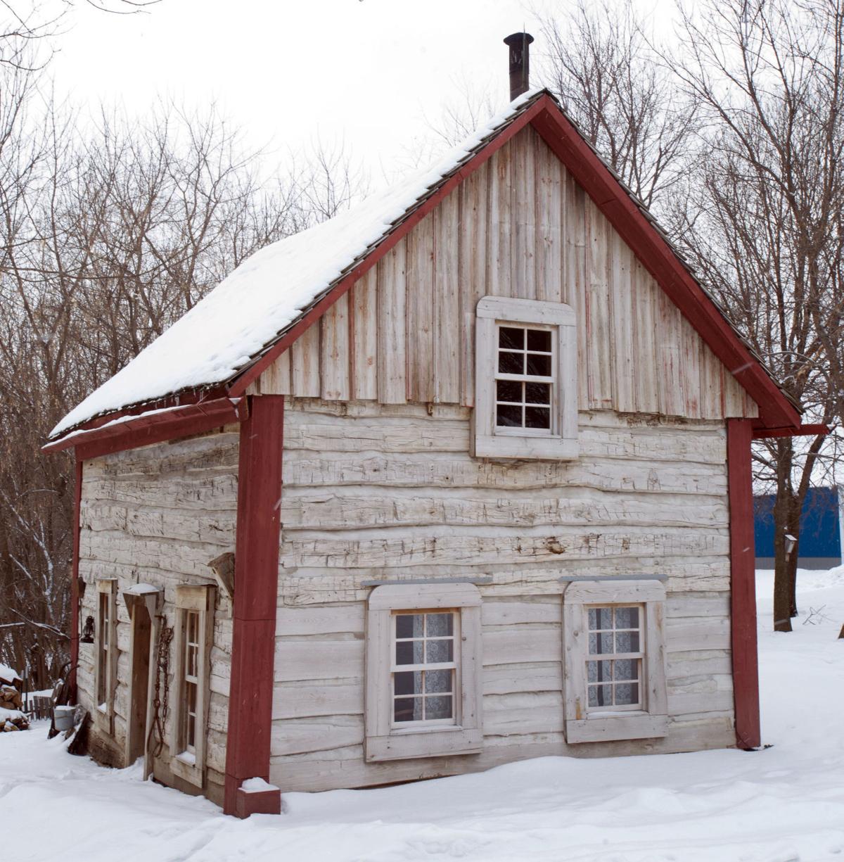 Minnesota man shows off cabin built by pioneering great-grandfather ...