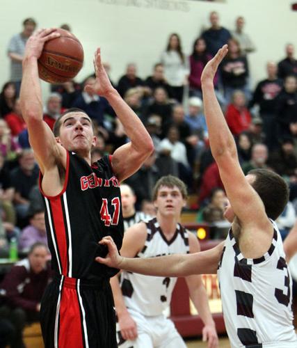 Basketball: Hayden drains game-winner as Central stuns Holmen