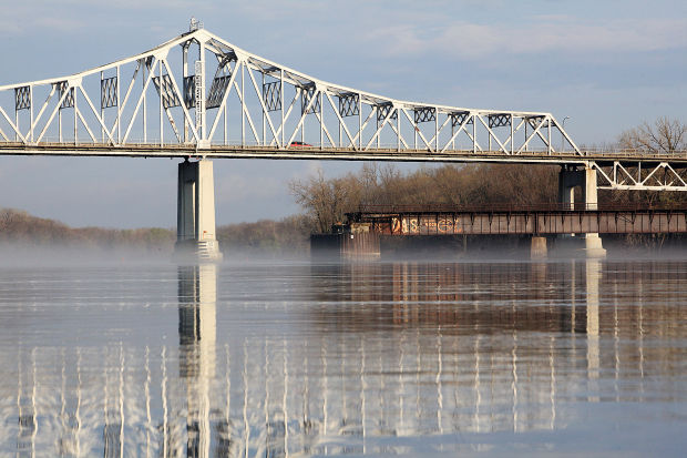 Public meeting Thursday on new Winona bridge