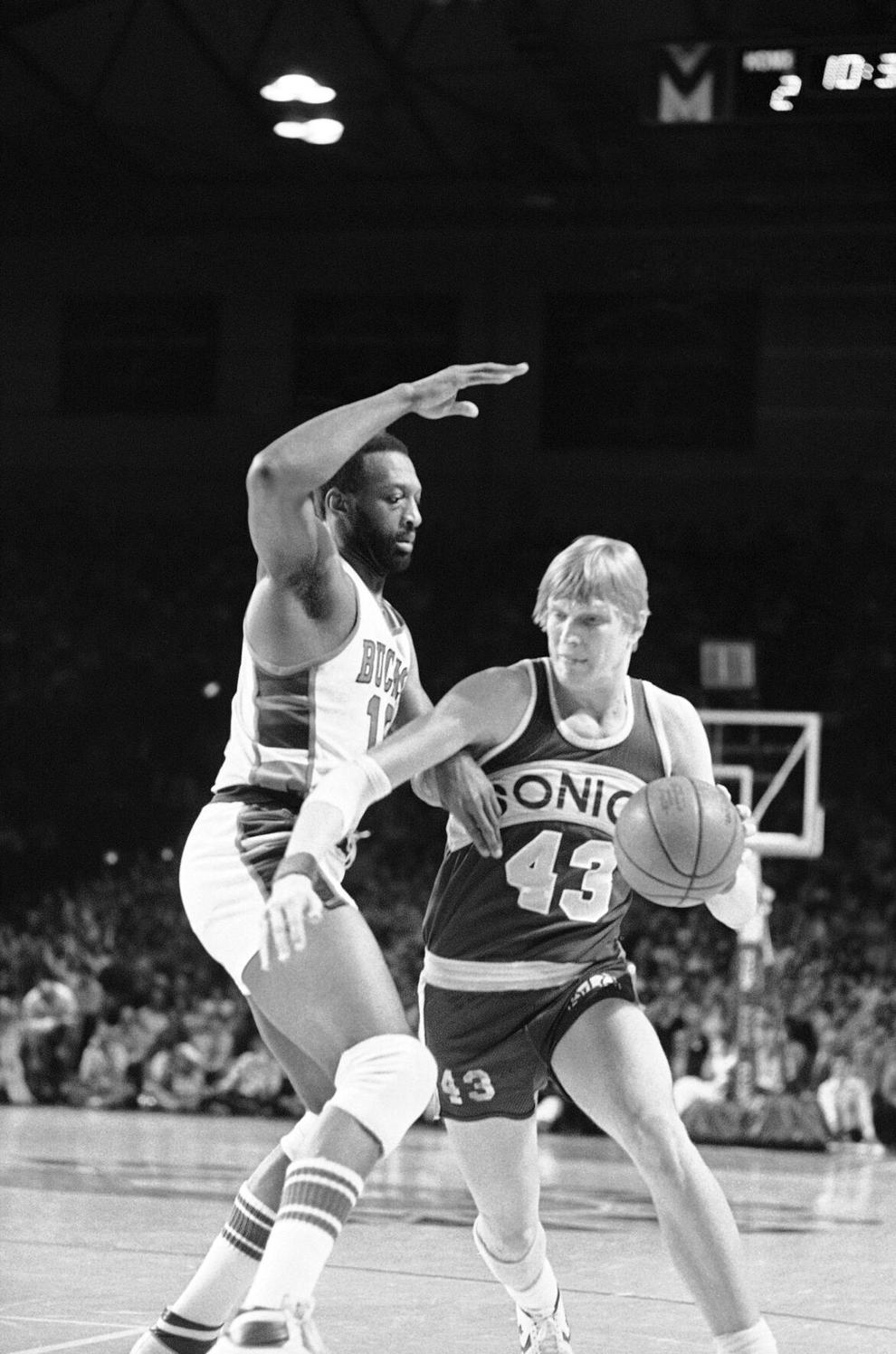 Photos: Look back at NBA great Bob Lanier's time with the Milwaukee Bucks