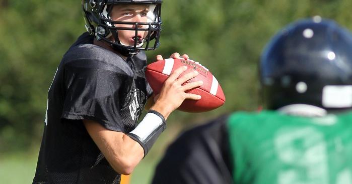 Quarterback Kennedy, Knights looking for a win