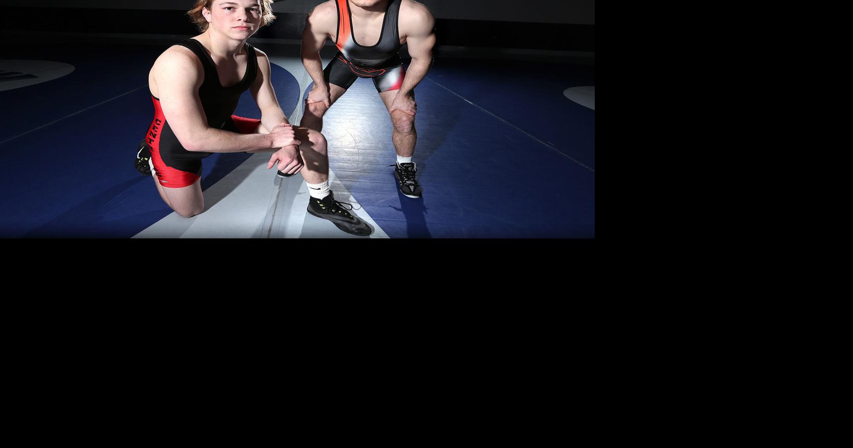 Jaden Van Maanen, Devin Bahr named Tribune's co-wrestlers of the year