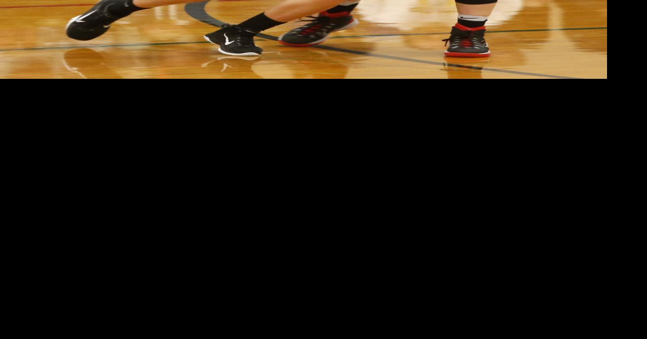 Melrose-Mindoro girls basketball team in first place