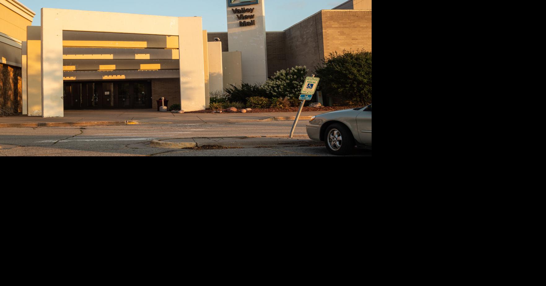 Steve Cahalan: Trading card store opens in Valley View Mall