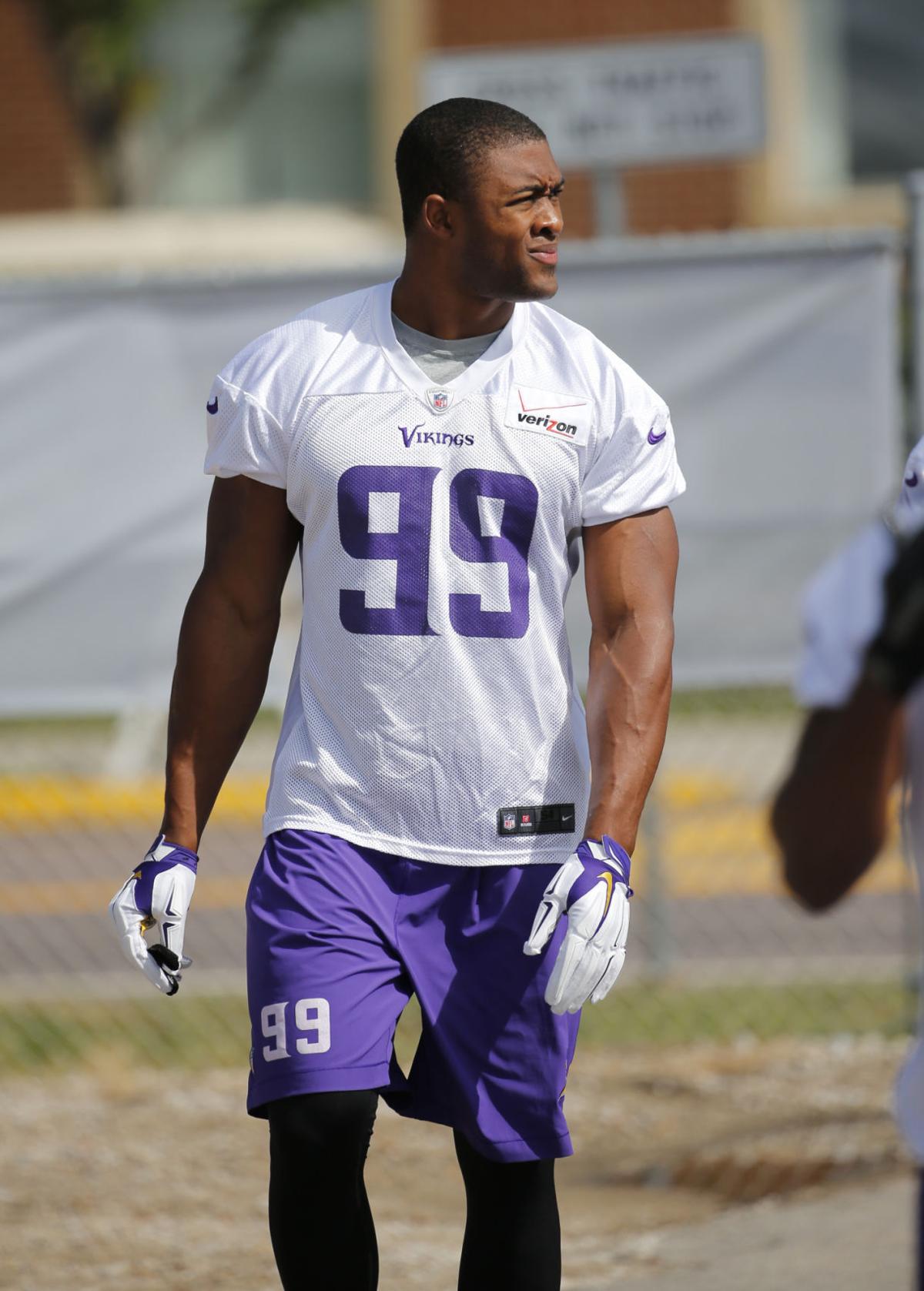 Vikings' rookie DE Hunter proving to be an XXL surprise