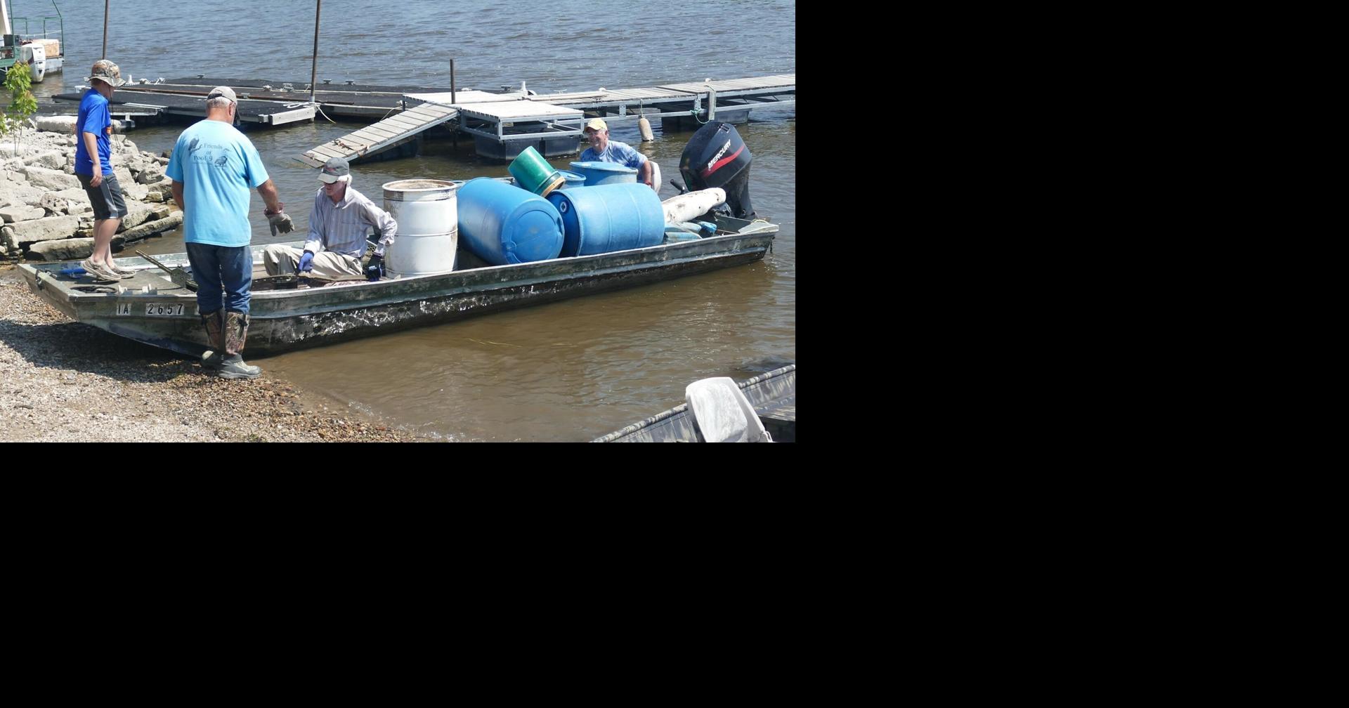 Friends of Pool 9 hosts annual Mississippi River cleanup