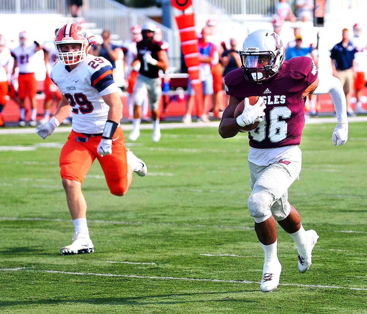 UW-La Crosse football: Eagles defense leads way in victory over Carroll