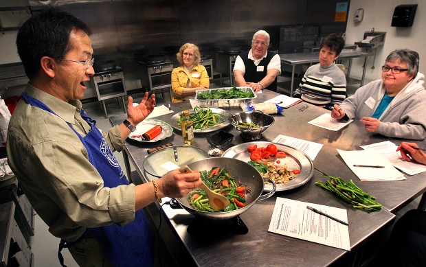 What’s cooking? Hmong Center stirs up dinner