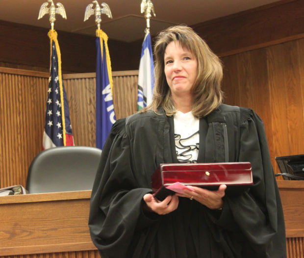 New Jackson County judge takes the bench