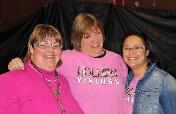 Breast cancer fight brings out HHS school spirit