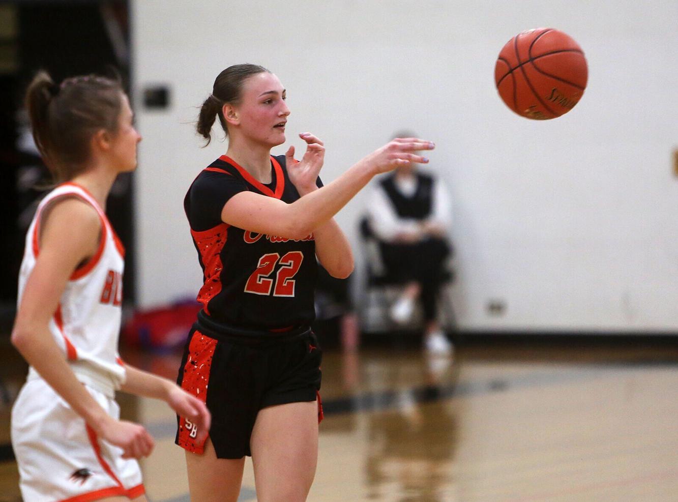 IN PHOTOS: Bloomer girls basketball hosts Stanley-Boyd 1-8-26