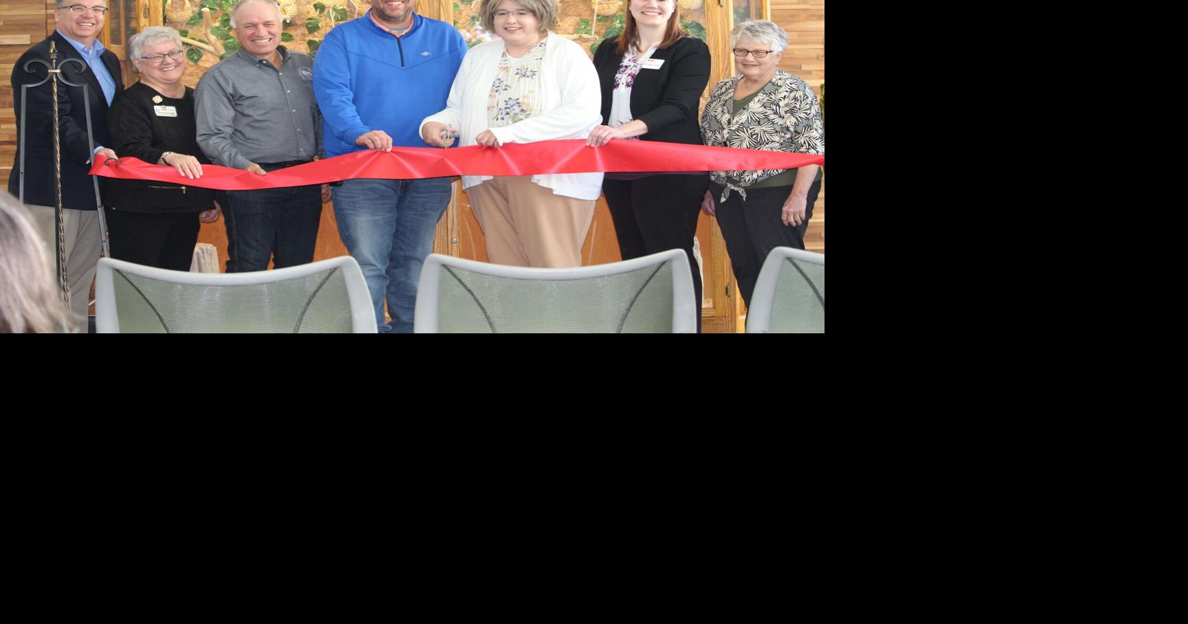 Viroqua library celebrates birds with ribbon-cutting