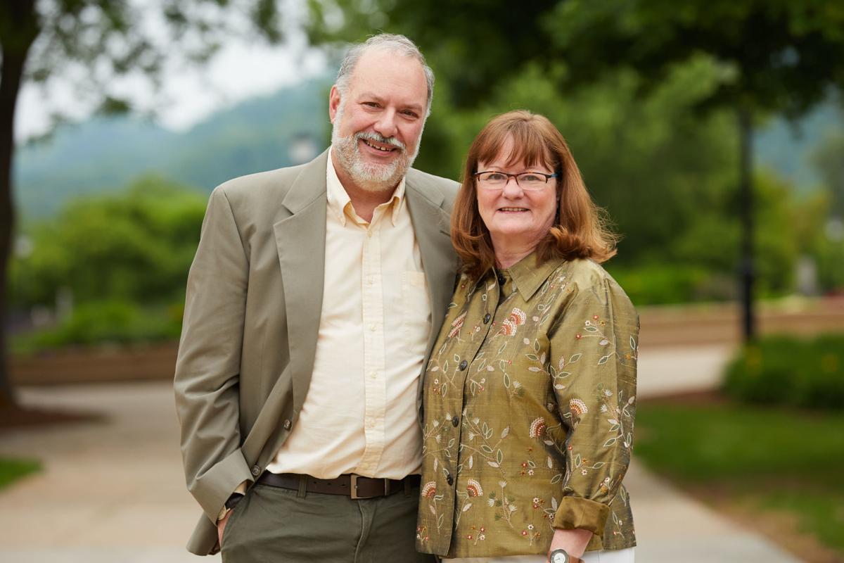 UW-La Crosse gala features Reed Grimm, honors Bob and Janet Roth