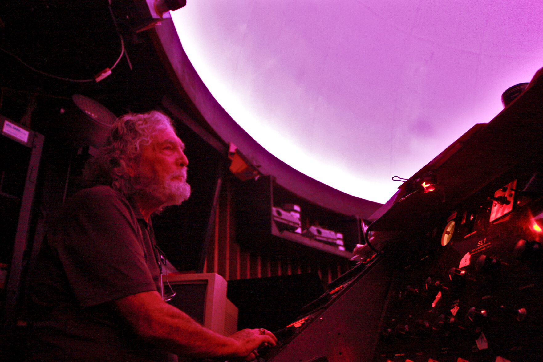 'AstroDad' sends off UW-La Crosse planetarium in a supernova