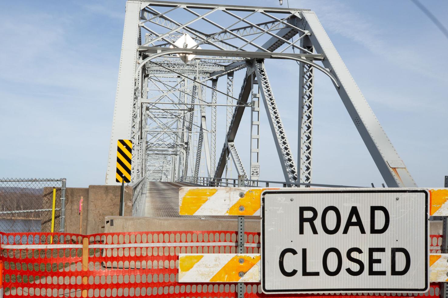 Black Hawk Bridge closed due to safety concerns
