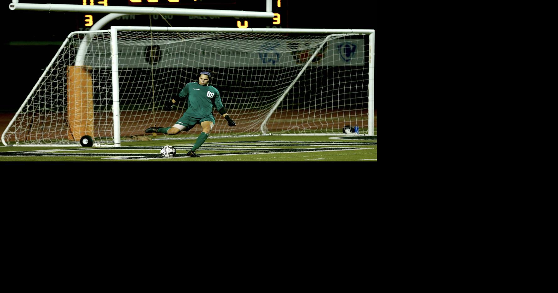 Boys soccer: Winona's Max Uribe signs with professional academy