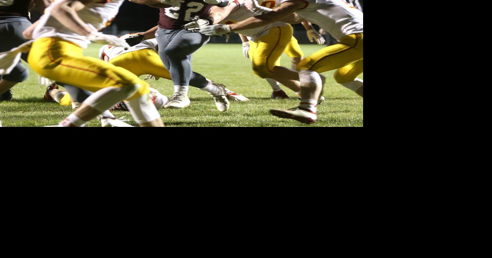 High school football--Holmen overwhelms Sparta for big victory