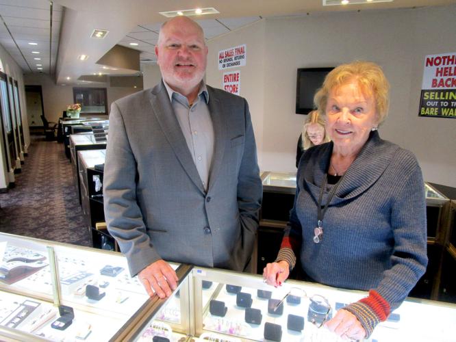 Howes Diamond Jewelers in La Crosse is closing down