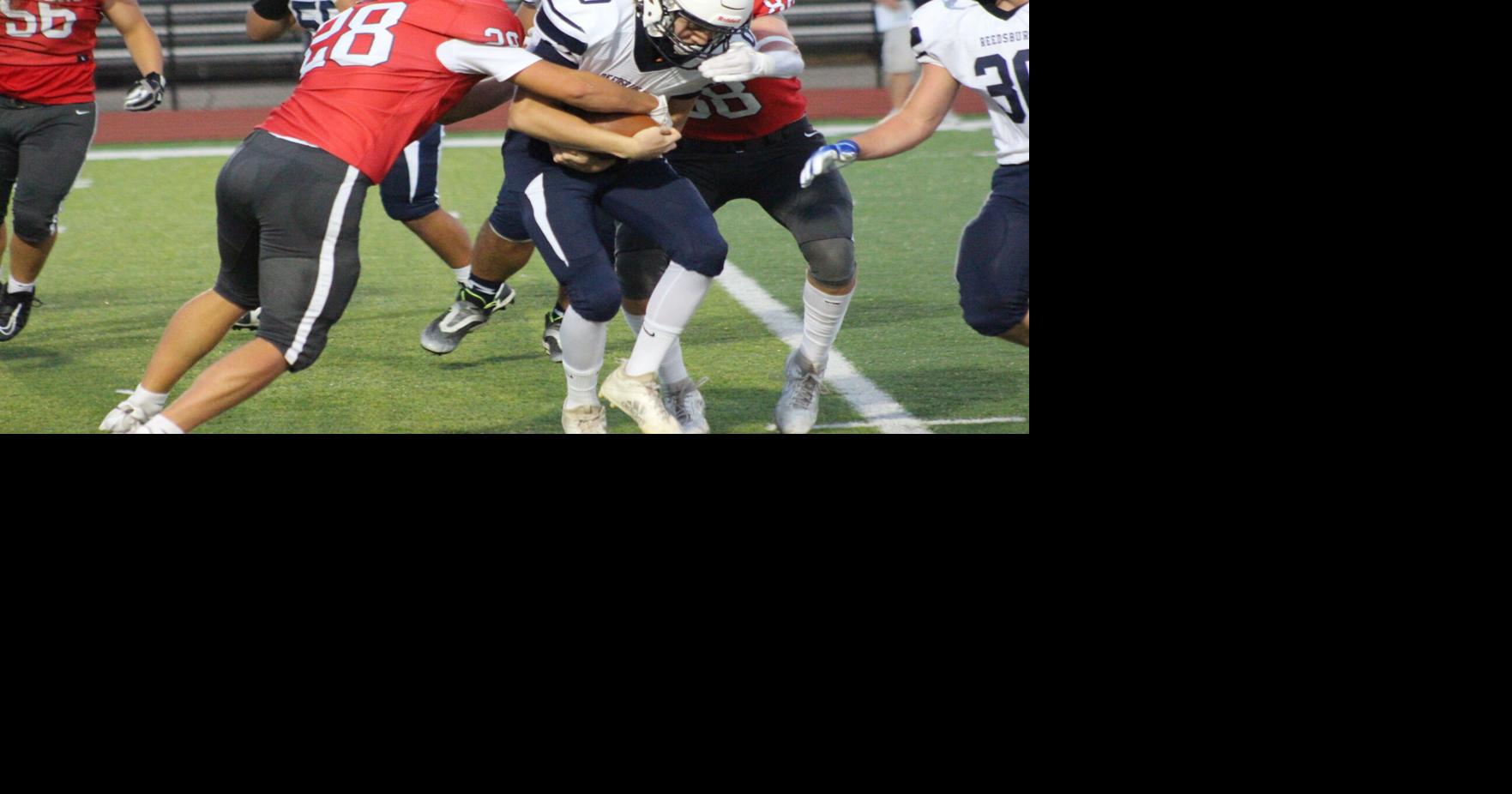 La Crosse Logan football team wins second straight in MVC