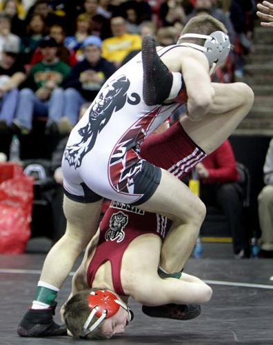 WIAA state wrestling notebook: PdC’s Elliott places second