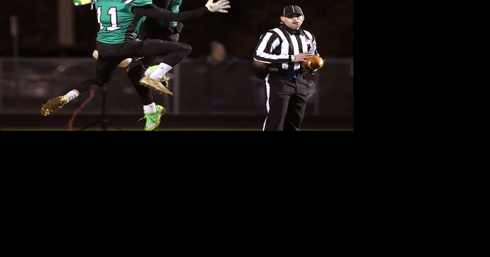 MSHSL football--La Crescent-Hokah wins first home playoff game in 9 years