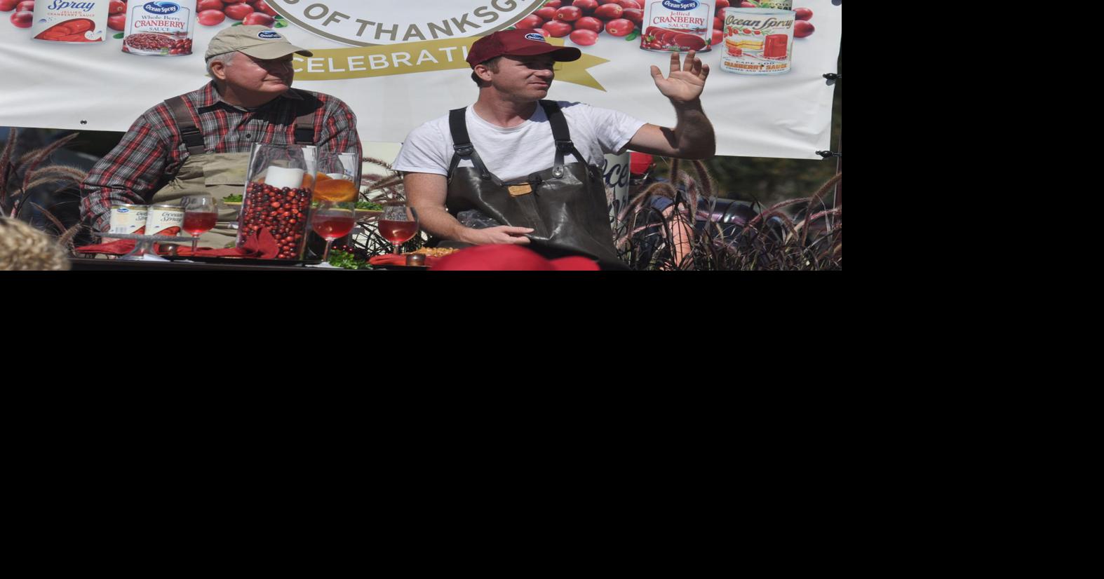 Ocean Spray actors relish in cranberry roles