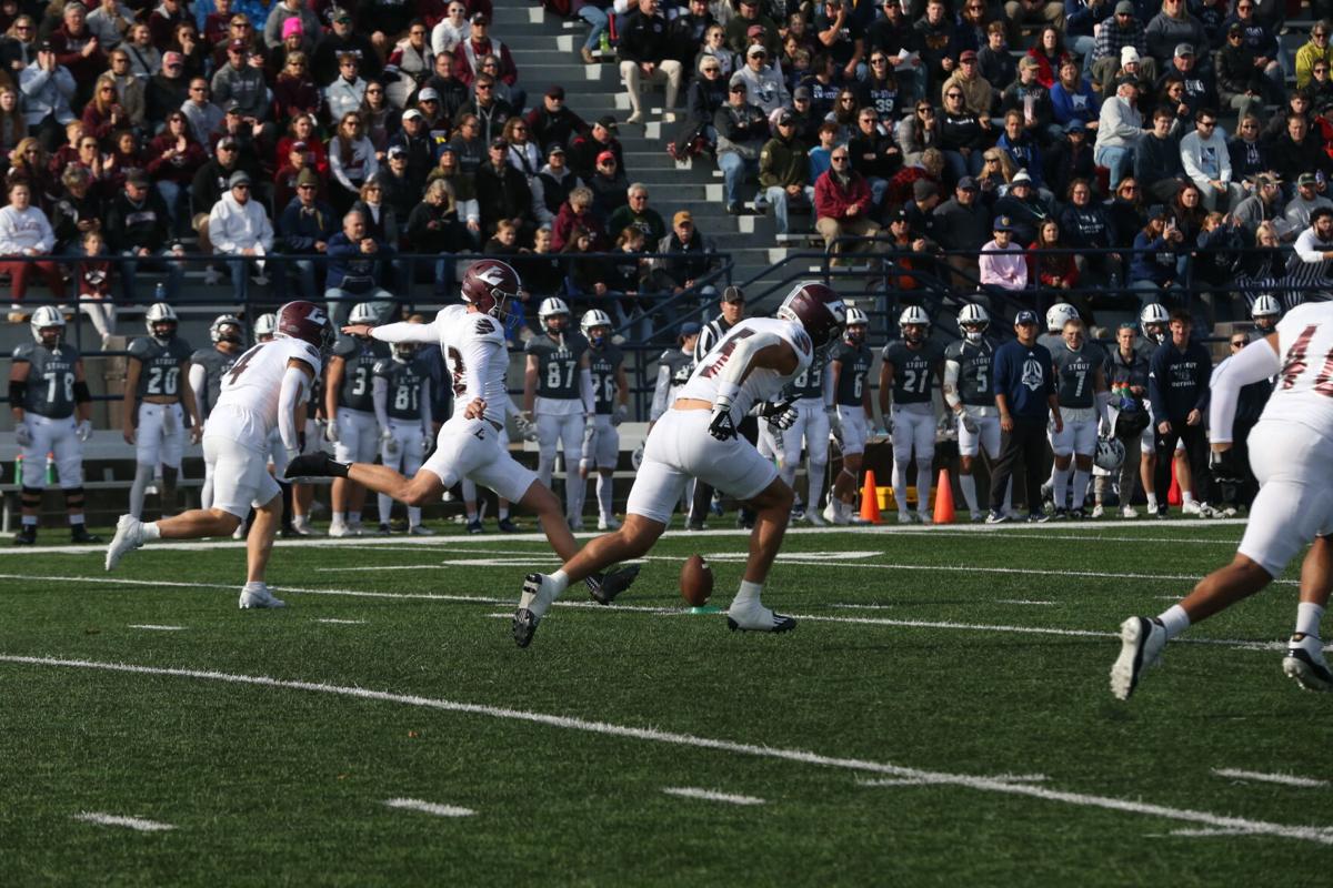 UW-La Crosse football beats UW-Stout 33-31 on late FG