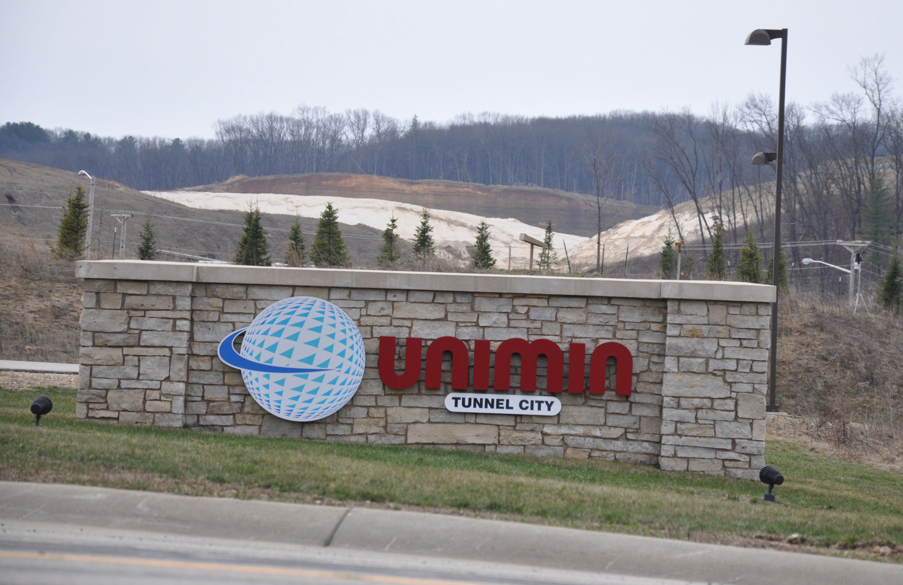 Unimin reverses course, expands Tunnel City mine operation