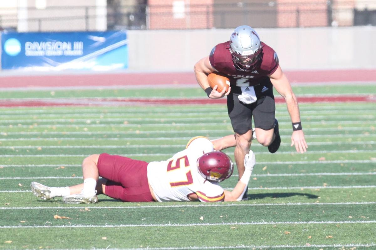 UW-La Crosse football notebook: Helterbrand breaks record while barely ...